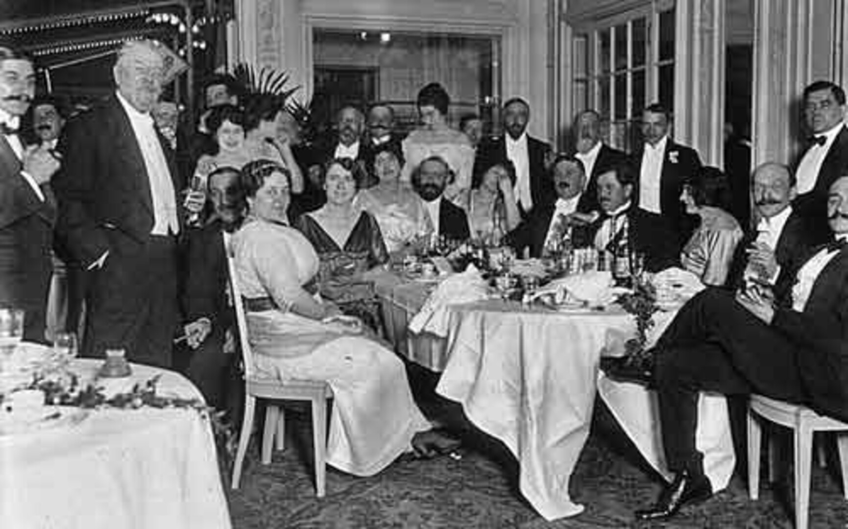 Club des Cent (11) | Faits & Documents